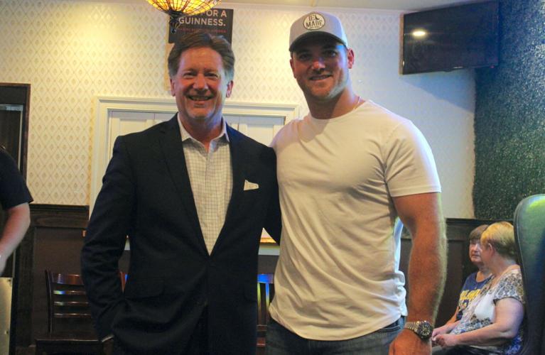 Super Bowl champion Troy Reeder returns to Newark to raise money for ...