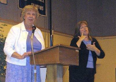 Gov. signs "Deaf or Hard of Hearing Child's Bill of Rights" | News ...