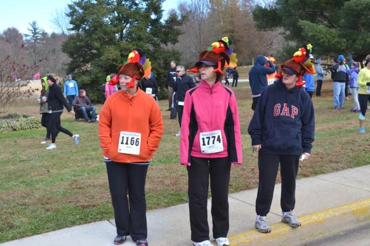 Despite cold weather, runners flock to Turkey Trot | News ...