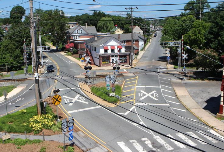 Lawsuit over fatal crash at New London Road rail crossing can proceed ...