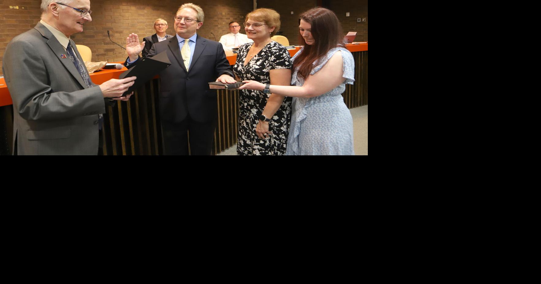 Markham sworn in as Newark’s next mayor | News | newarkpostonline.com