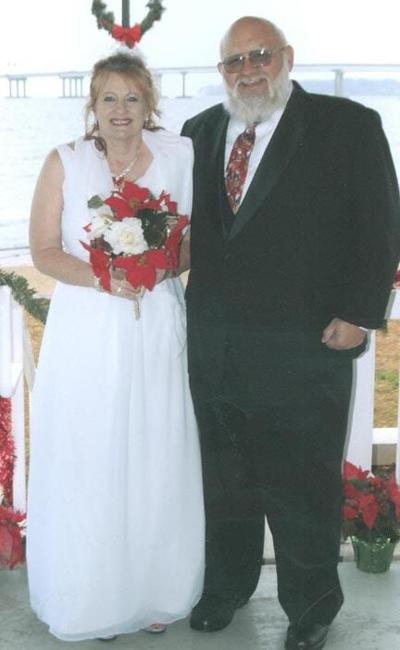 Wedding: Mr. and Mrs. Thomas O. Brouhard III | Features | newbernsj.com