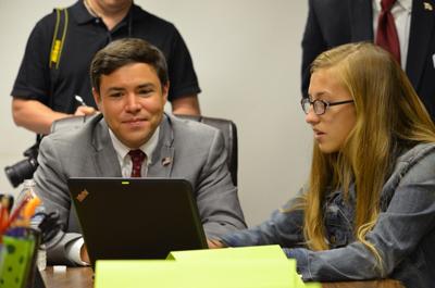 State superintendent visits Craven Early College High School | Local ...