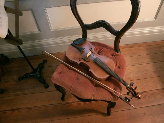 Photos: 190-year old table at Foscue Plantation | Local News ...