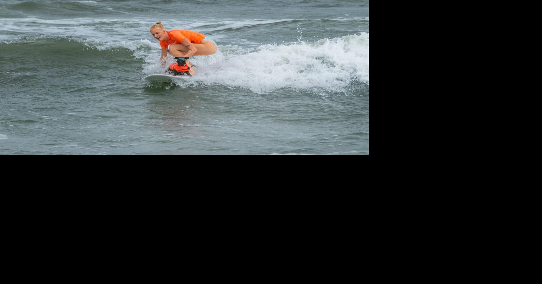 Cowabunga Dude! Jacksonville college student and her dog win 3rd place ...