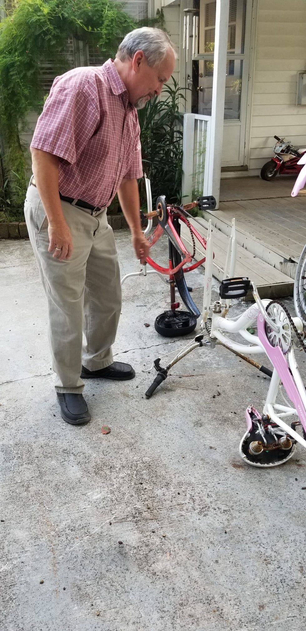 Bicycle ministry provides a helping wheel | Features | newbernsj.com