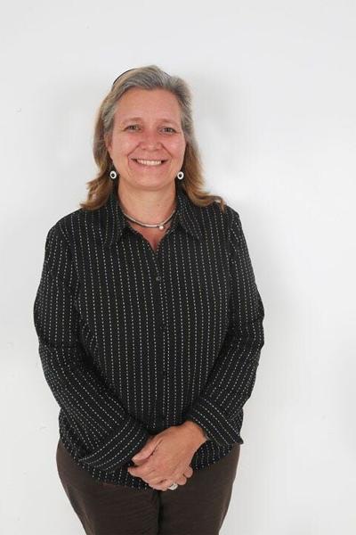 Volleyball: Holloway hauls in honor | Sports | newbernsj.com