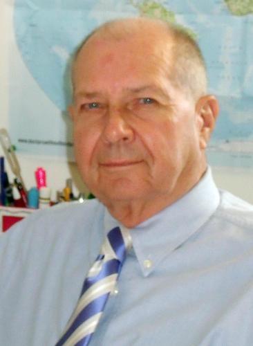 Incumbent Mark, challenger Holt seek Craven board seat | Local News ...