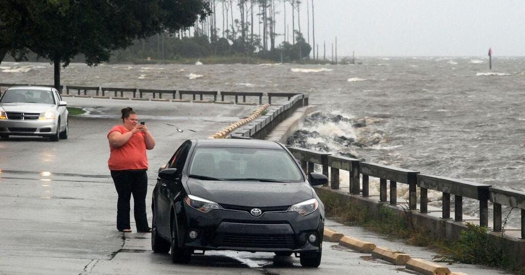 Region drenched in advance of Matthew | Local News | newbernsj.com