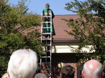 Preacher gets closer to God on a new roof | Local News | newbernsj.com