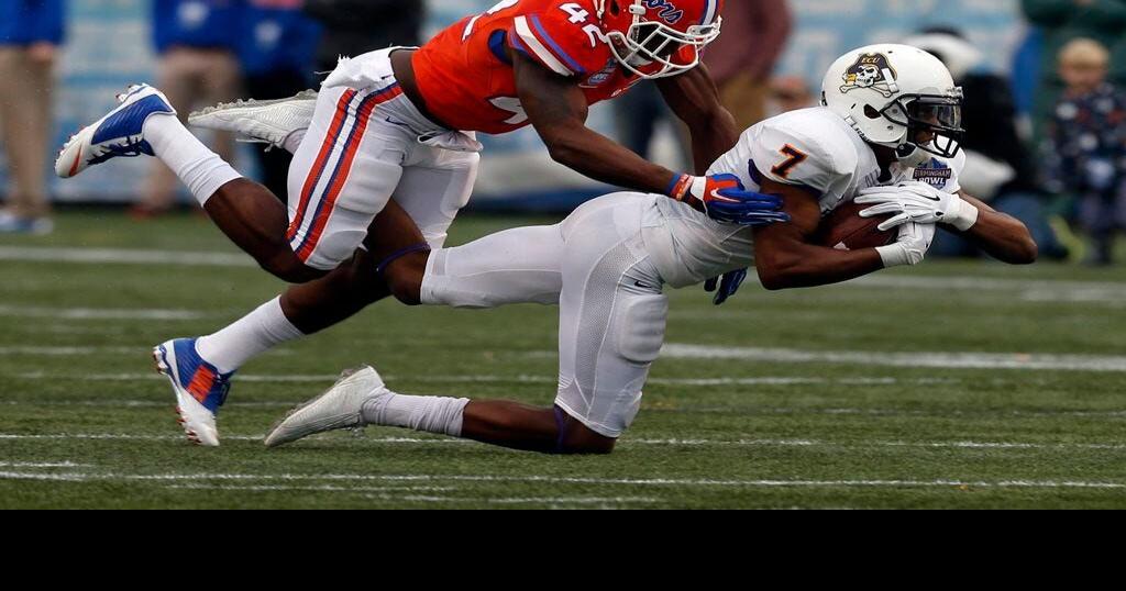 Football: Pirates look to take bite out of Gators | Sports | newbernsj.com