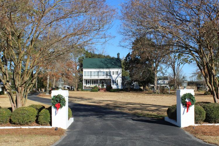 Jones County farmhouse turned Christmas wonderland | Local News ...