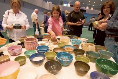 Hundreds turn out for Empty Bowls | Local News | newbernsj.com