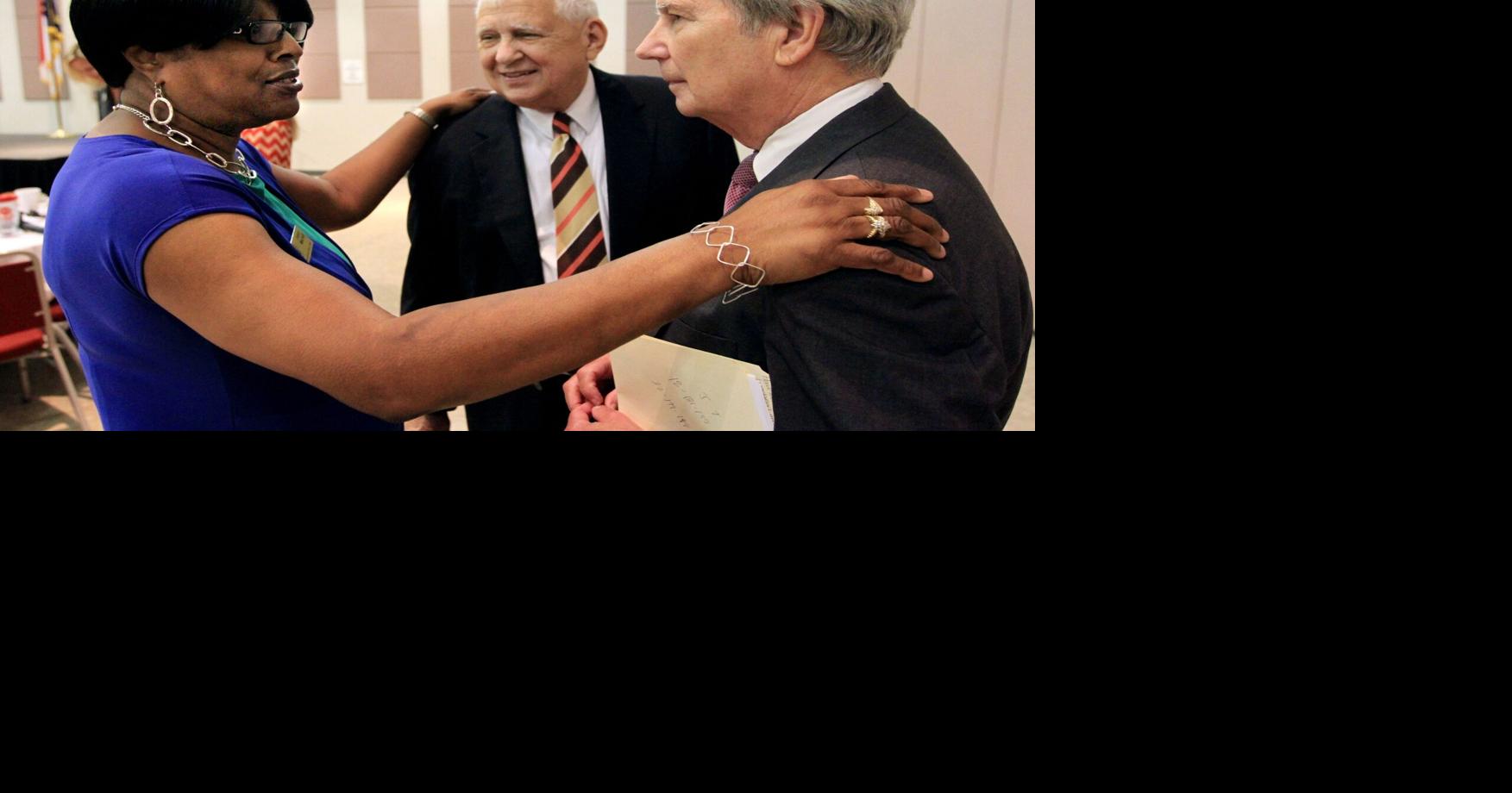 Jones talks budget, Iraq in visit to Havelock | Local News | newbernsj.com