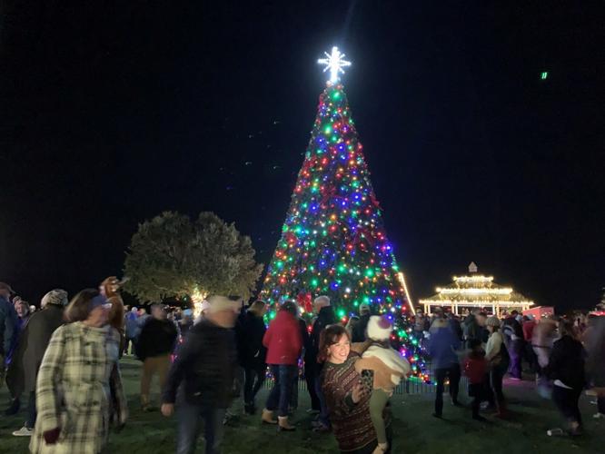 Photos: A Beary Merry Christmas in New Bern commenced Friday night ...