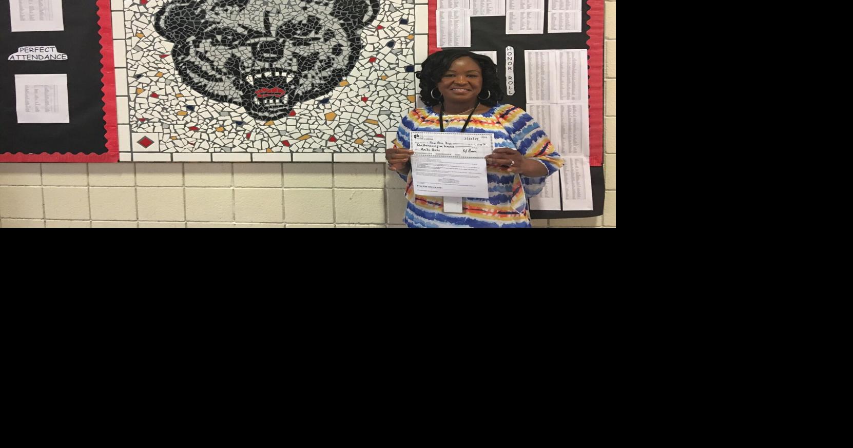 Anita Hardy receives $1,500 PIE grant | Local News | newbernsj.com