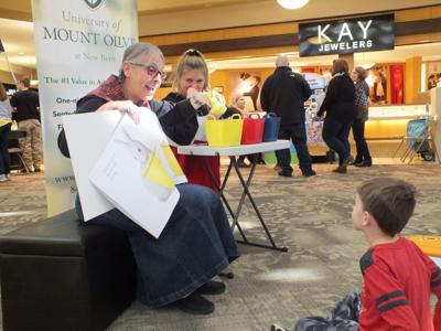 Sandra Plata-Potter serves as guest reader at Reading Fun Day | Local ...