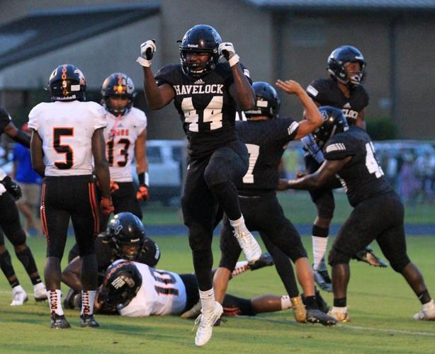 PHOTOS: Havelock Rams vs Wallace-Rose Hill Bulldogs Football | Local ...
