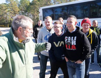 Fairfield Harbour families share Thanksgiving with Marines | Local News ...