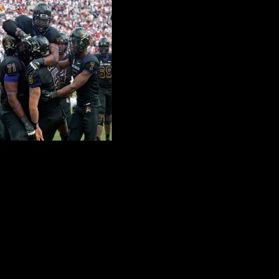 Football: Pirates amped up for instate rivalry game | Sports ...