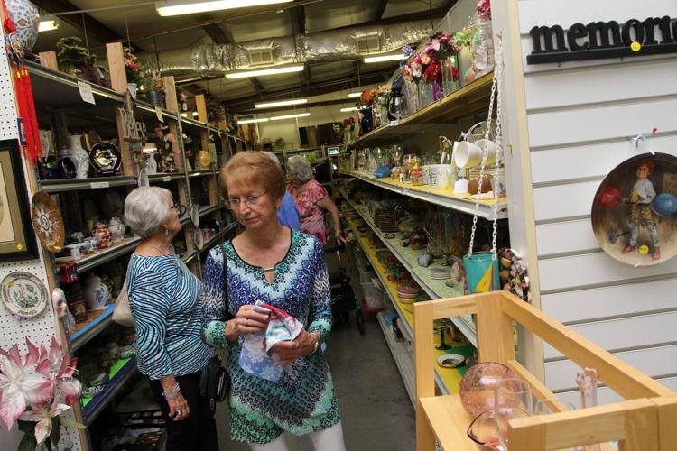 PHOTOS: Knights of Columbus Yard Sale | Local News | newbernsj.com