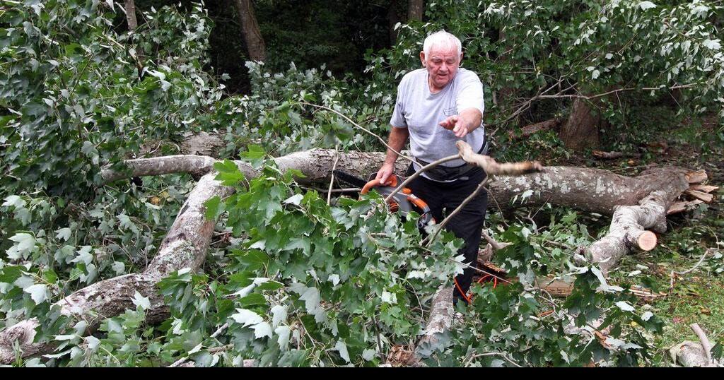 Havelock cleans up after Hurricane Matthew | Local News | newbernsj.com