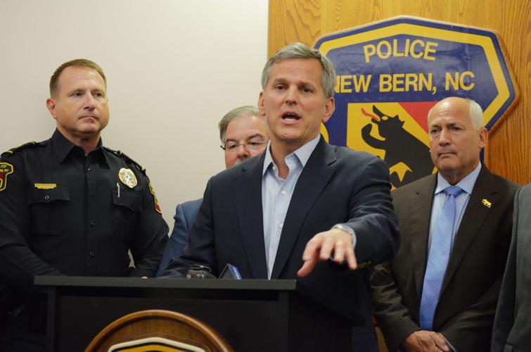PHOTOS: Hurricane scams press conference | Local News | newbernsj.com