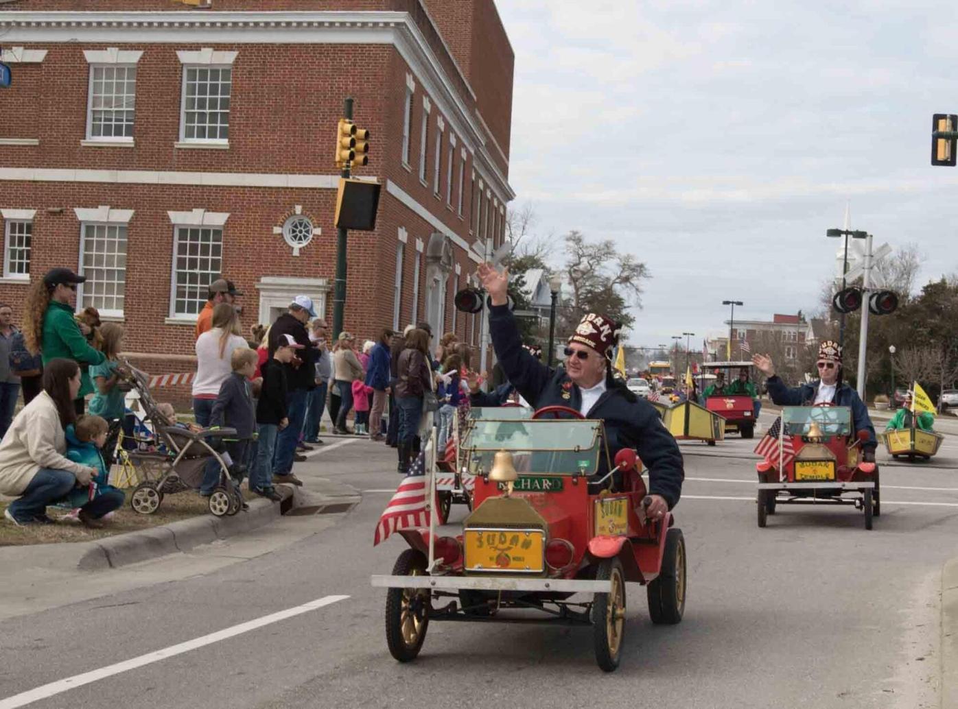 Shriners parade stands tall | Local News | newbernsj.com