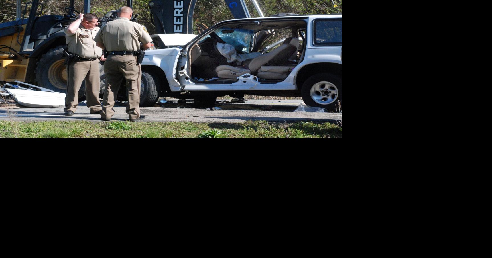 Morning crash involving backhoe injures one | Local News | newbernsj.com