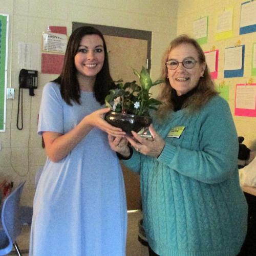 Garden Club visits new BEES | Local News | newbernsj.com