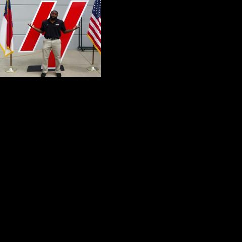 NASCAR: Cox living in the fast line, signs to be on Hendrick ...