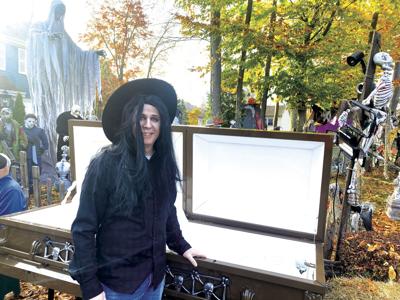 Metacomet Rd thrills on Halloween, benefits food bank | News ...