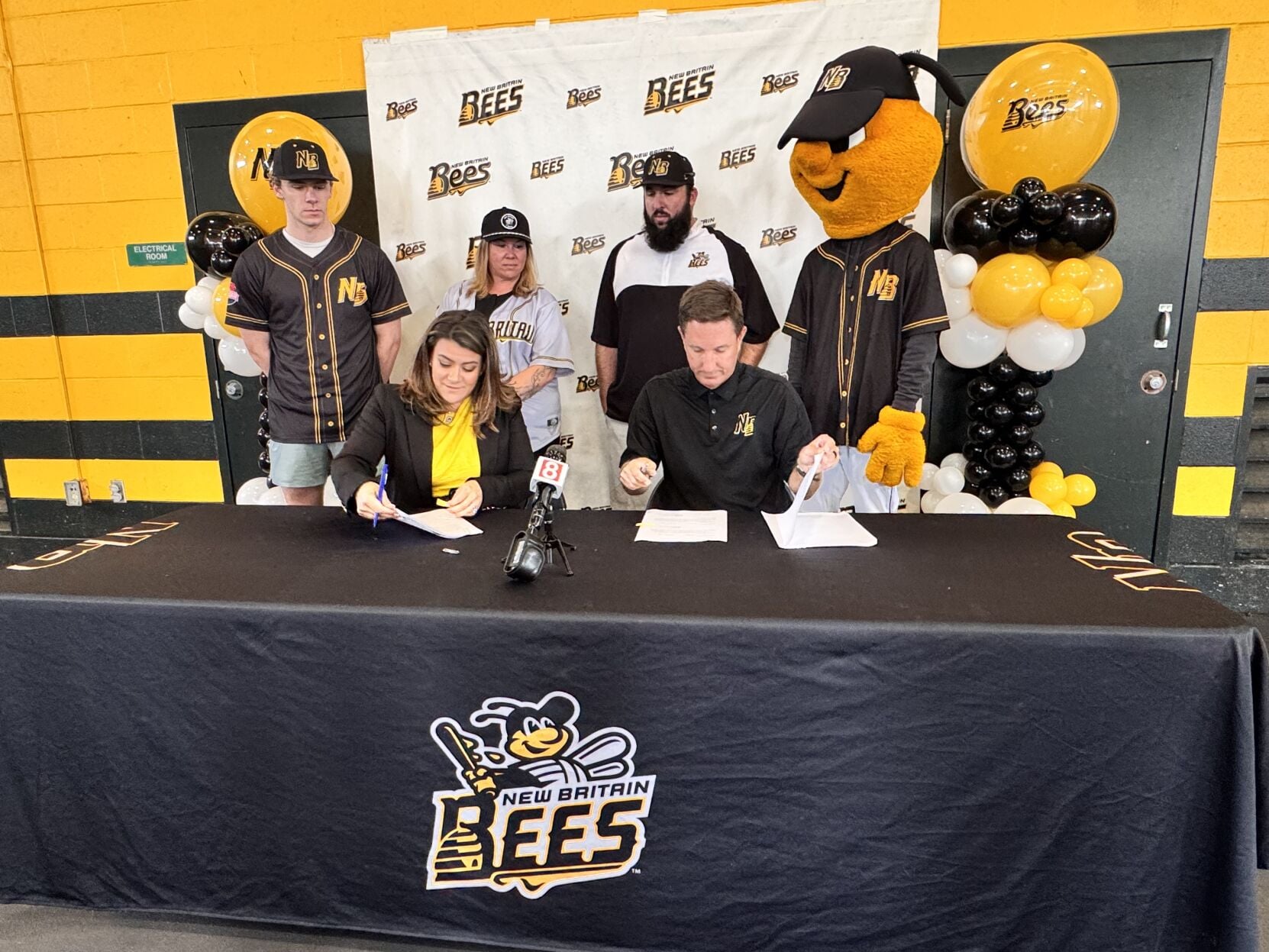 Bees ink 5-year lease to stay at New Britain Stadium | News ...