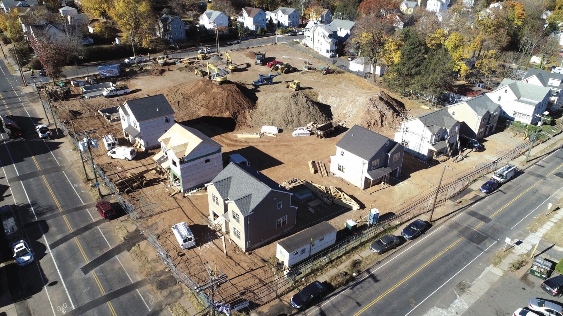 New homes being built at site of old St. Thomas Aquinas High School ...