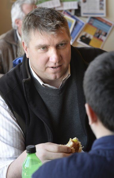 Former Patriots lineman Max Lane talks about the Super Bowl experience ...