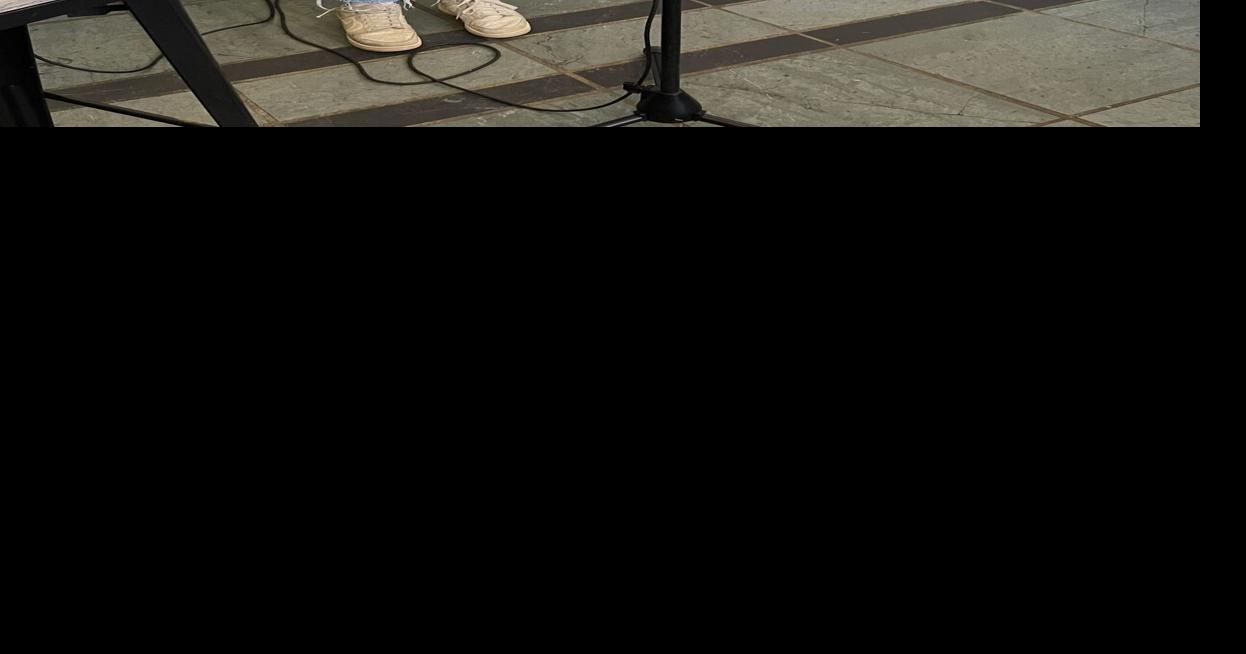 Rachel Casson performs at Metzy’s | Photos | newburyportnews.com