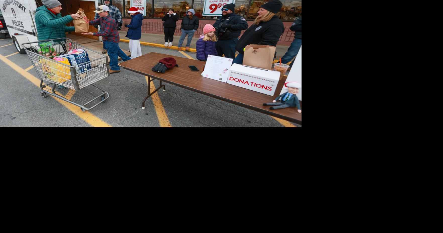 Holiday helping hands | Local News | newburyportnews.com