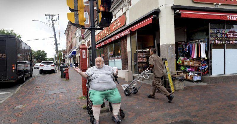 Peter Pollard is back on his corner | Local News | newburyportnews.com