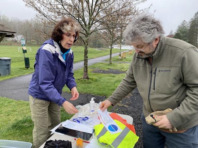 Annual clean up event draws dozens in the Mendhams | News ...