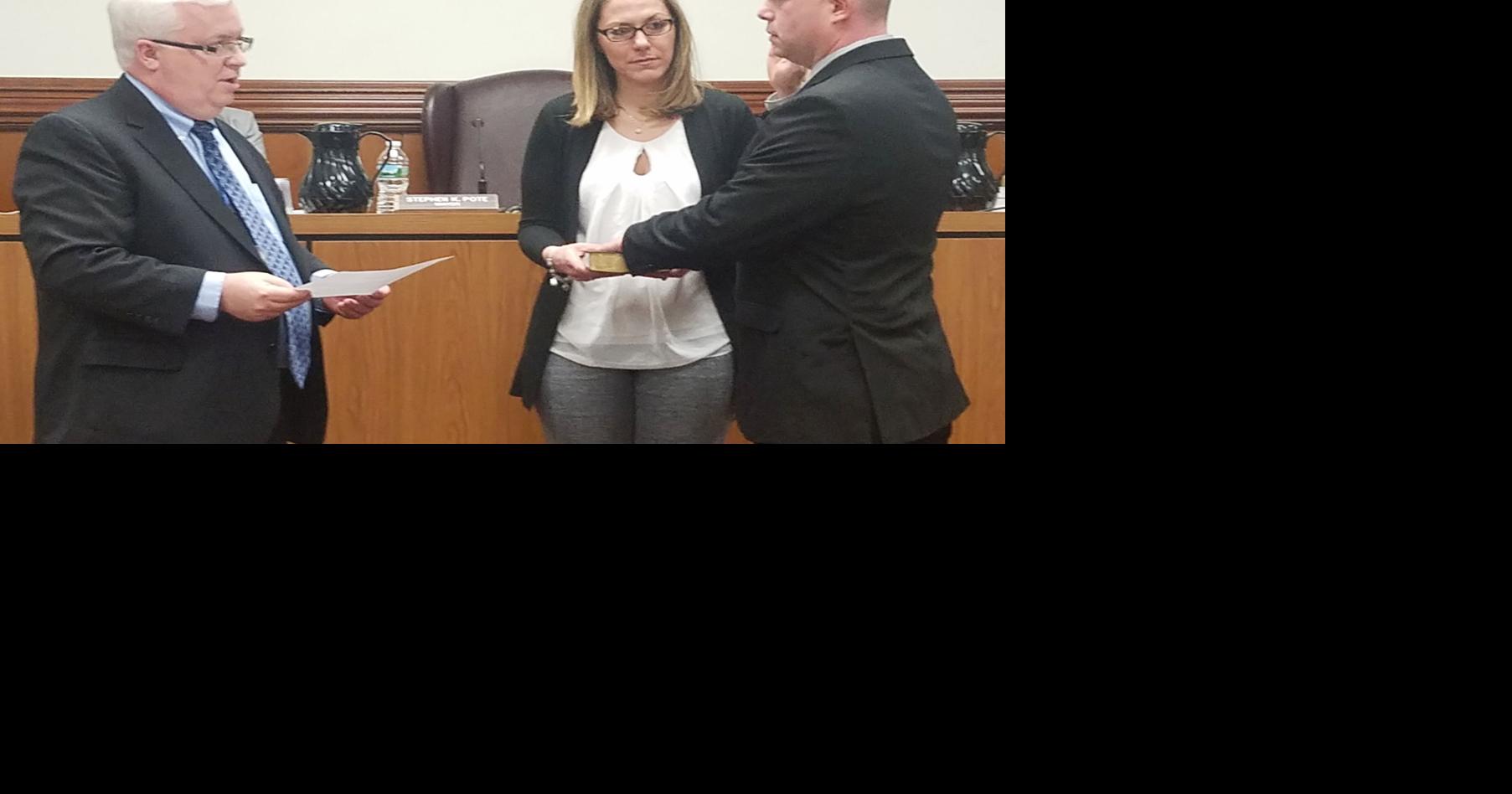 Watchung swears in two new police officers | News | newjerseyhills.com