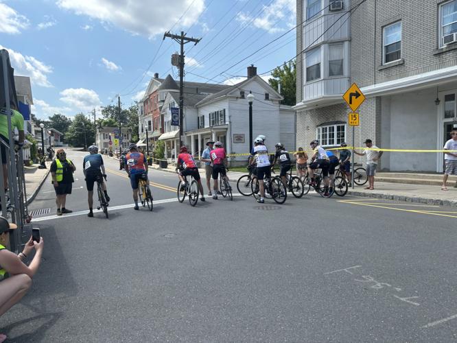 (VIDEO) More than 100 cyclists converge in High Bridge for Criterium ...