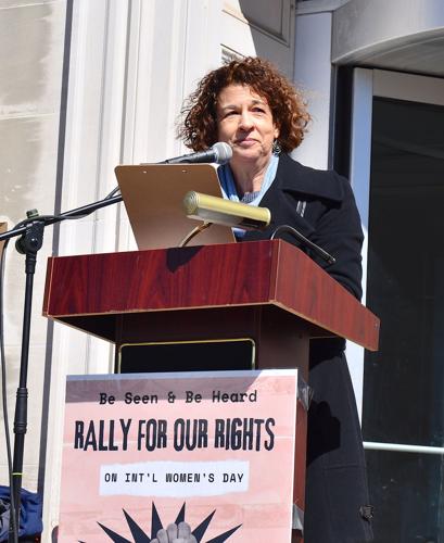 Hundreds rally for women's rights in Morristown | News | newjerseyhills.com