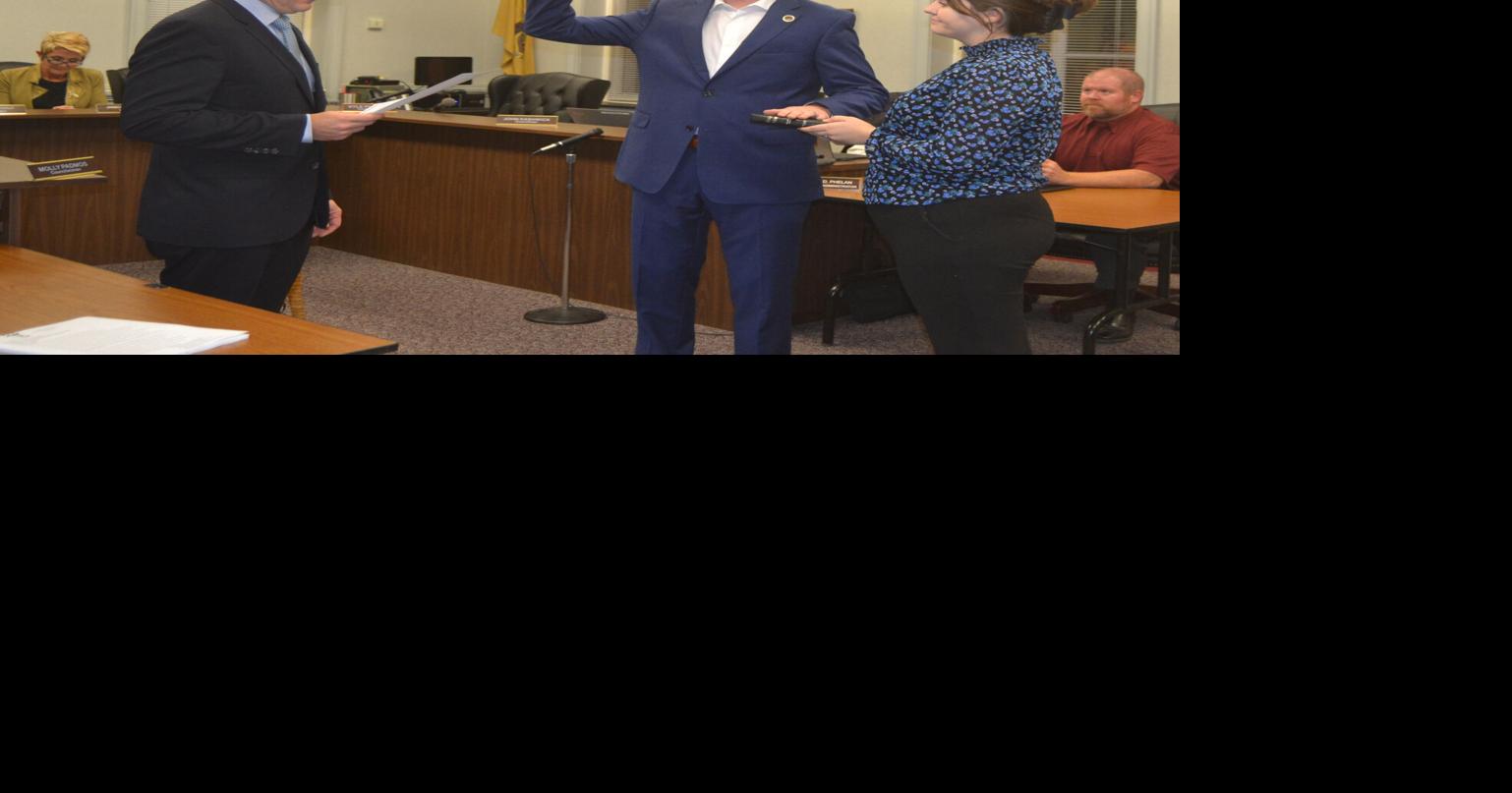Clinton swears in Molly Padmos as newest council member at Jan. 3 ...