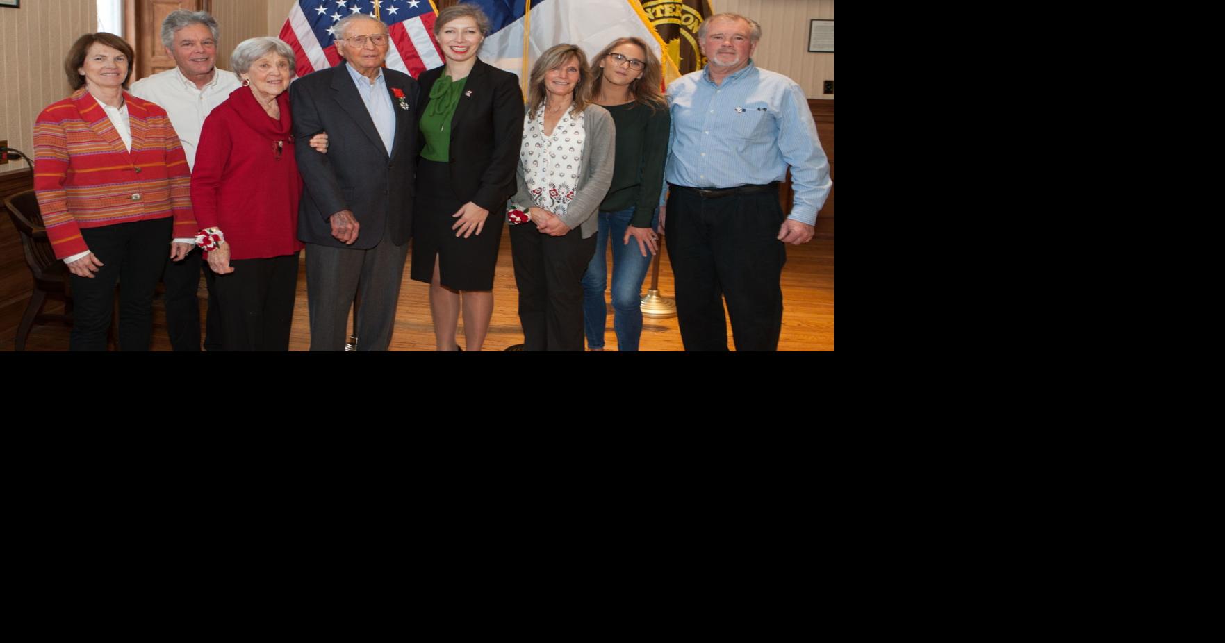(VIDEOS) World War II vet John Paller honored by country of France ...