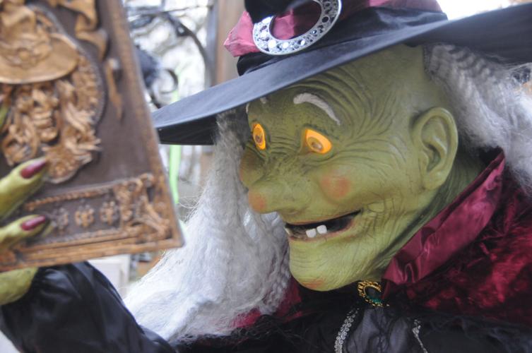 (PHOTOS) Costumes and characters at Madison's 'Dead & Breakfast' | News ...