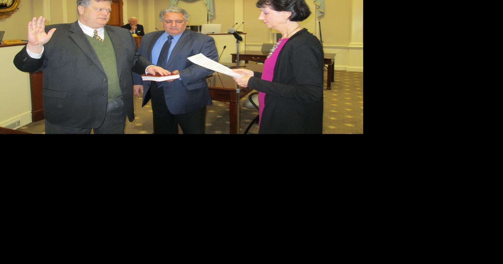 (VIDEO) Yates retains mayor's seat in Harding, despite Committeewoman ...