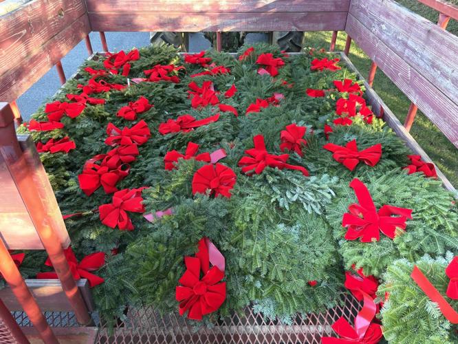 Long Valley tradition of holiday wreaths continues to benefit food ...