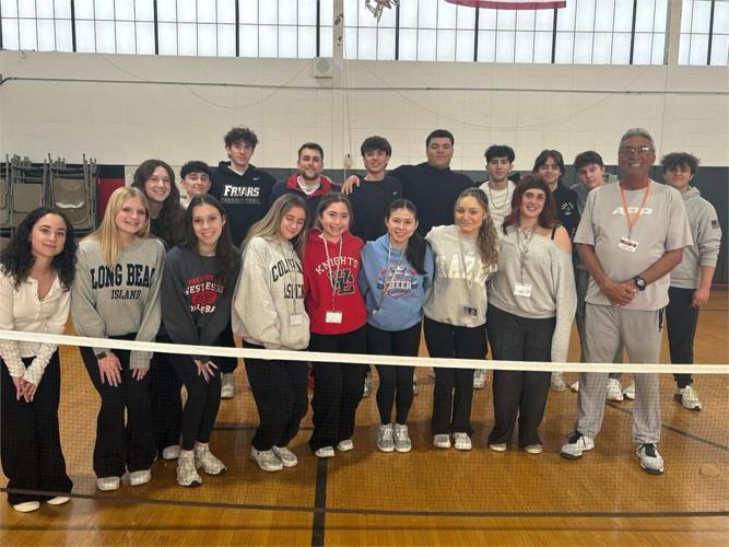 West Essex alumnus and former teacher helps students learn pickleball ...