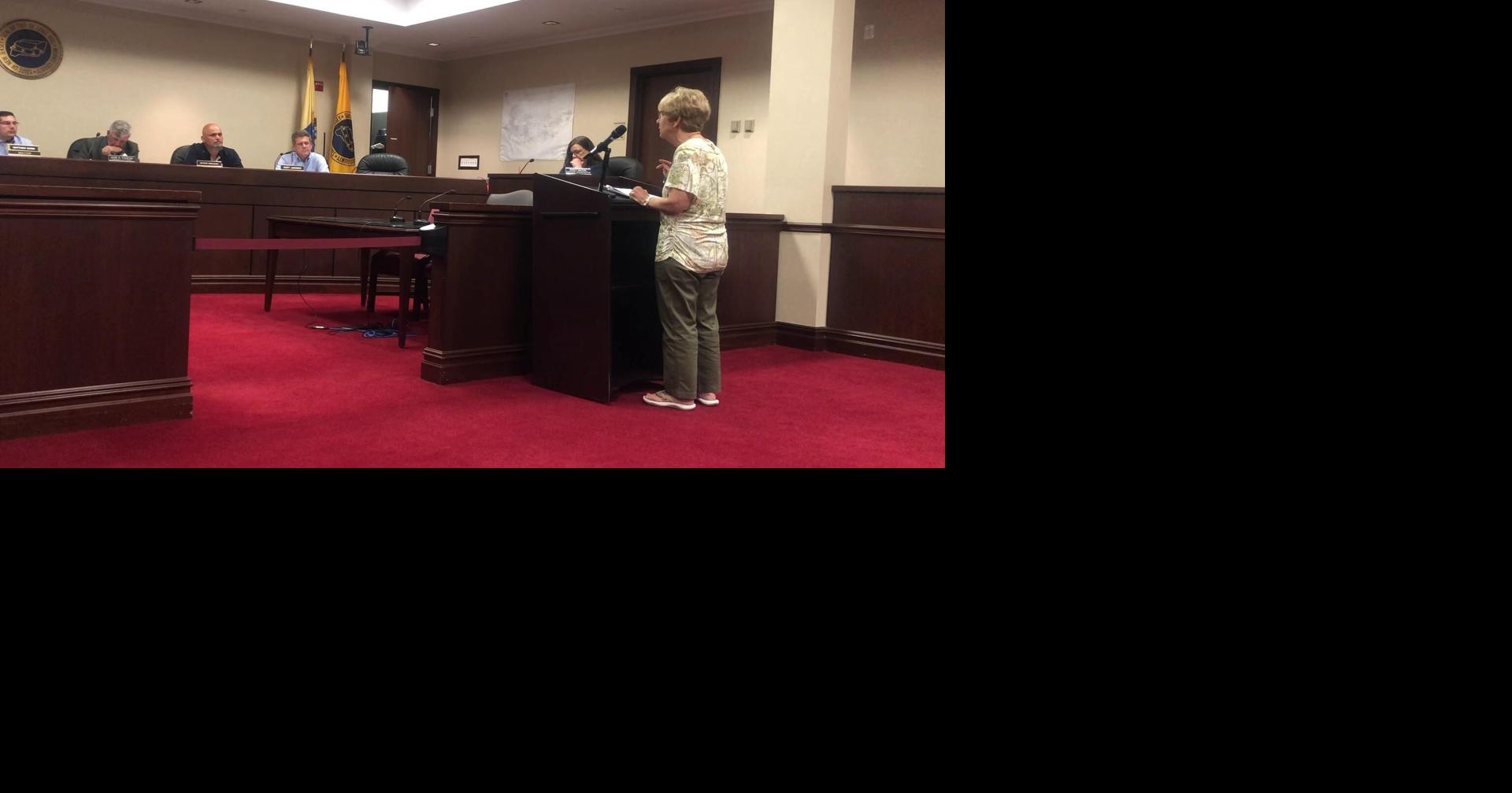 (VIDEO) Inappropriate Long Hill meeting behavior risks removal | News ...