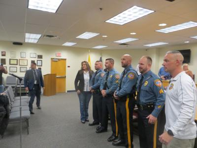 Roxbury cops gain kudos for thwarting massive burglary attempt in ...
